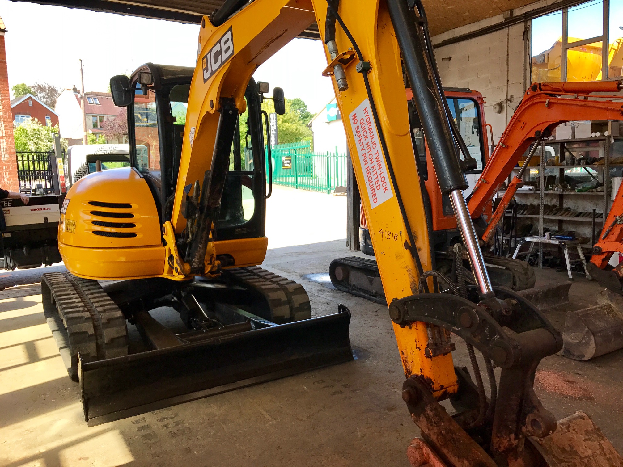 JCB 8050ZTS excavator polished up and ready to leave | Jay Bee Plant Sales
