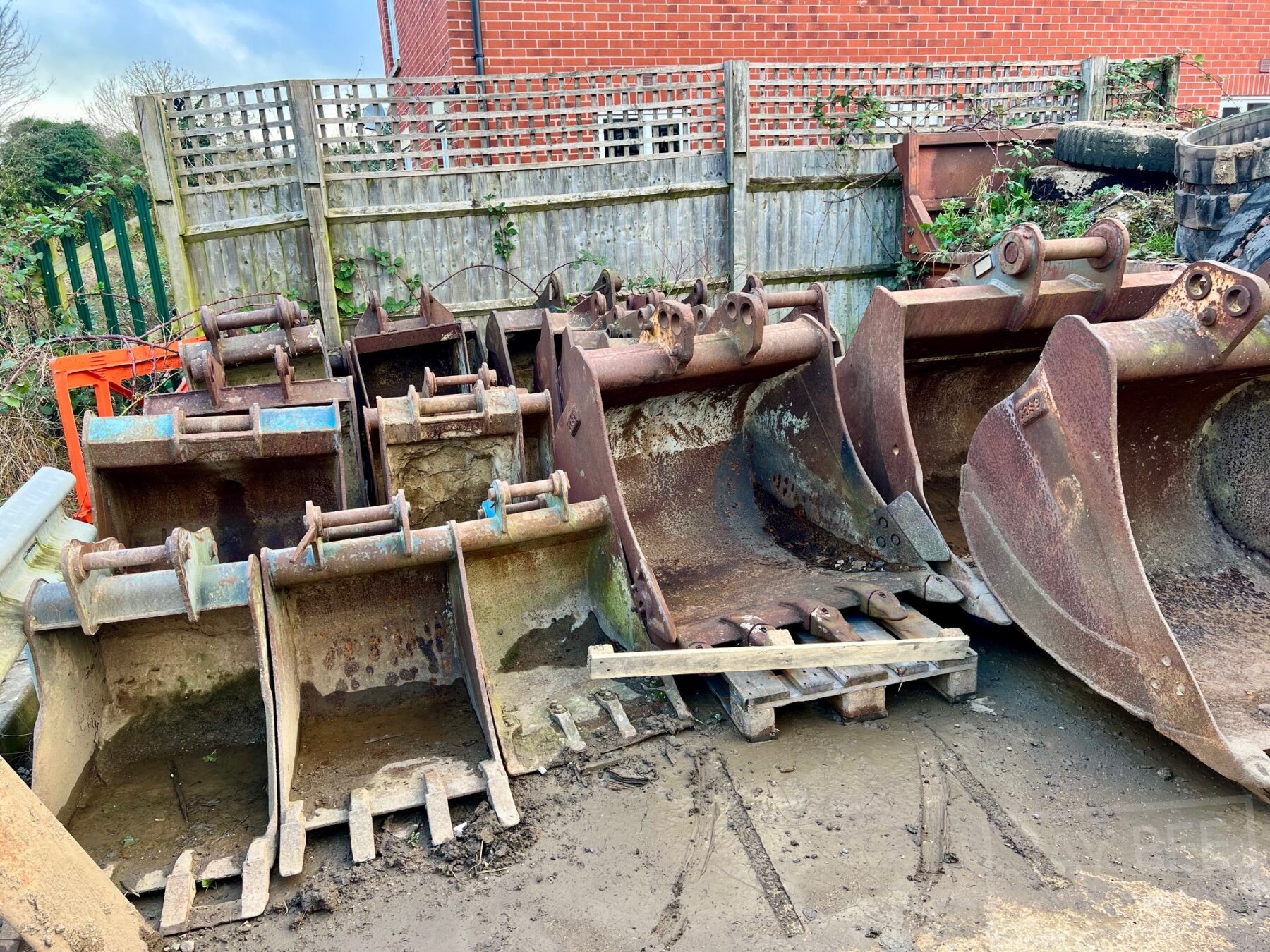 Selection of Used Buckets - Jay Bee Plant Sales